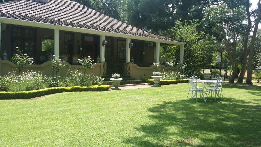 Farmhouse Lodge | Affordable Deals - Book Self-Catering or Bed and ...