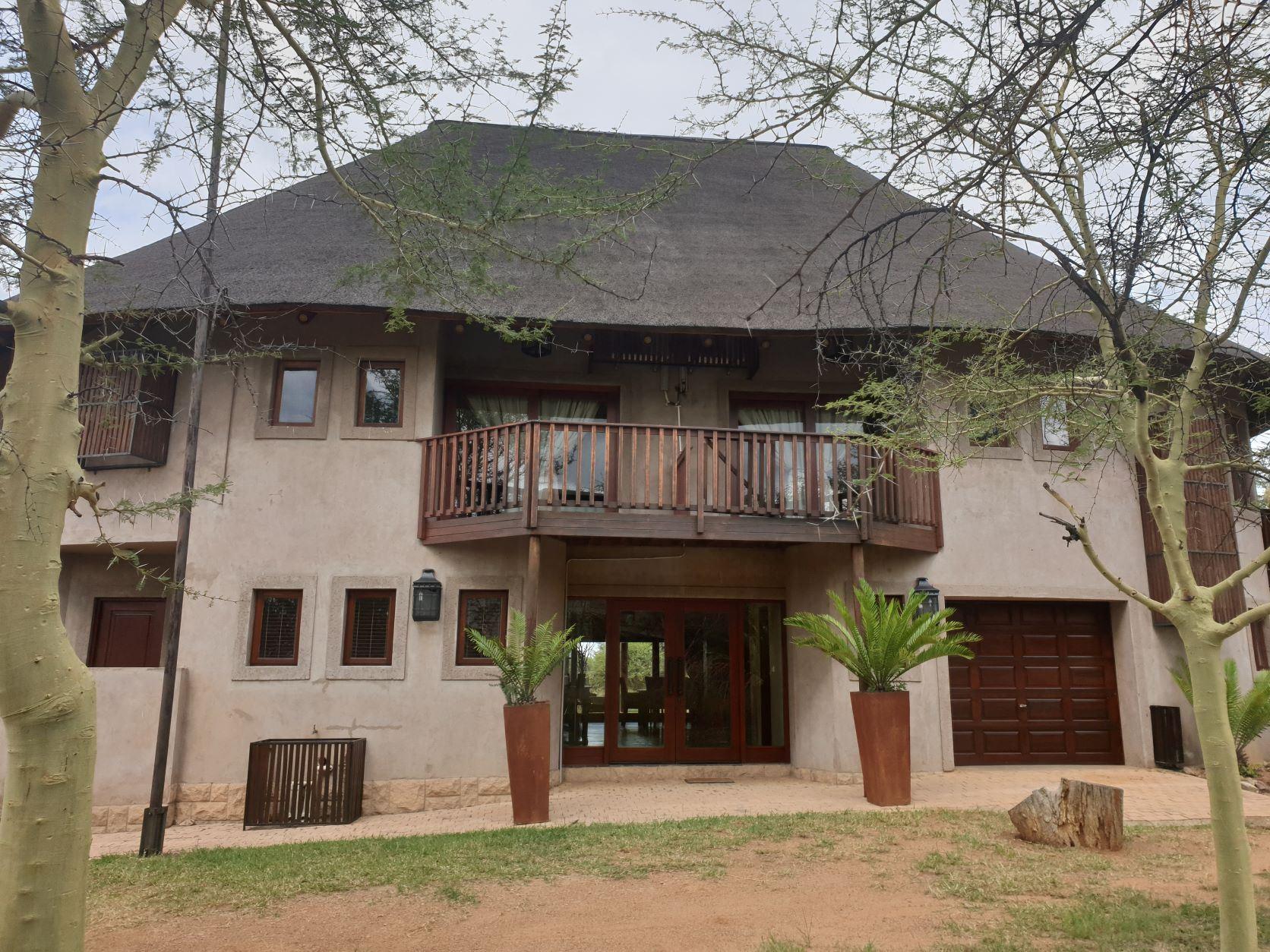 Zebula - Great Heights - (Pax 16) | Secure Your Holiday, Self-Catering ...