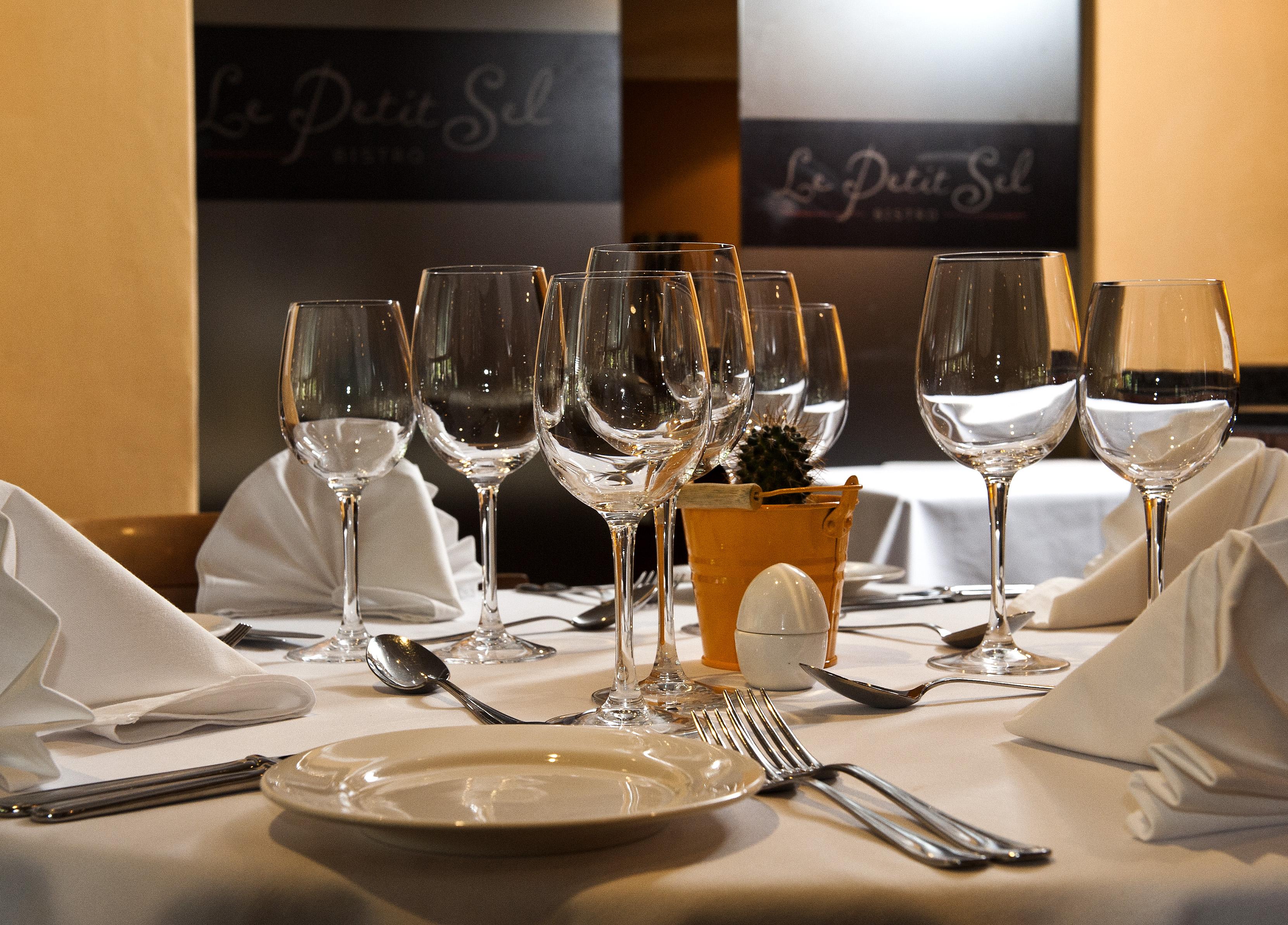 Premier Hotel Falstaff | Budget Accommodation Deals and Offers Book Now!